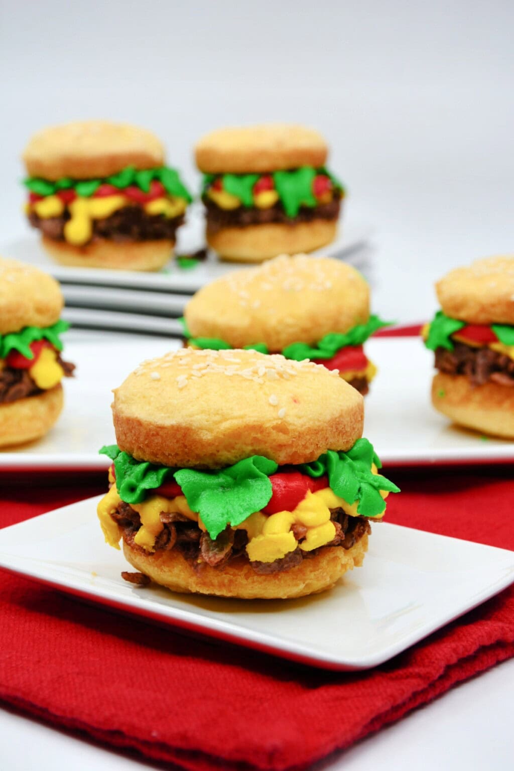 Dessert Burger Whoopie Pies - Kim Schob