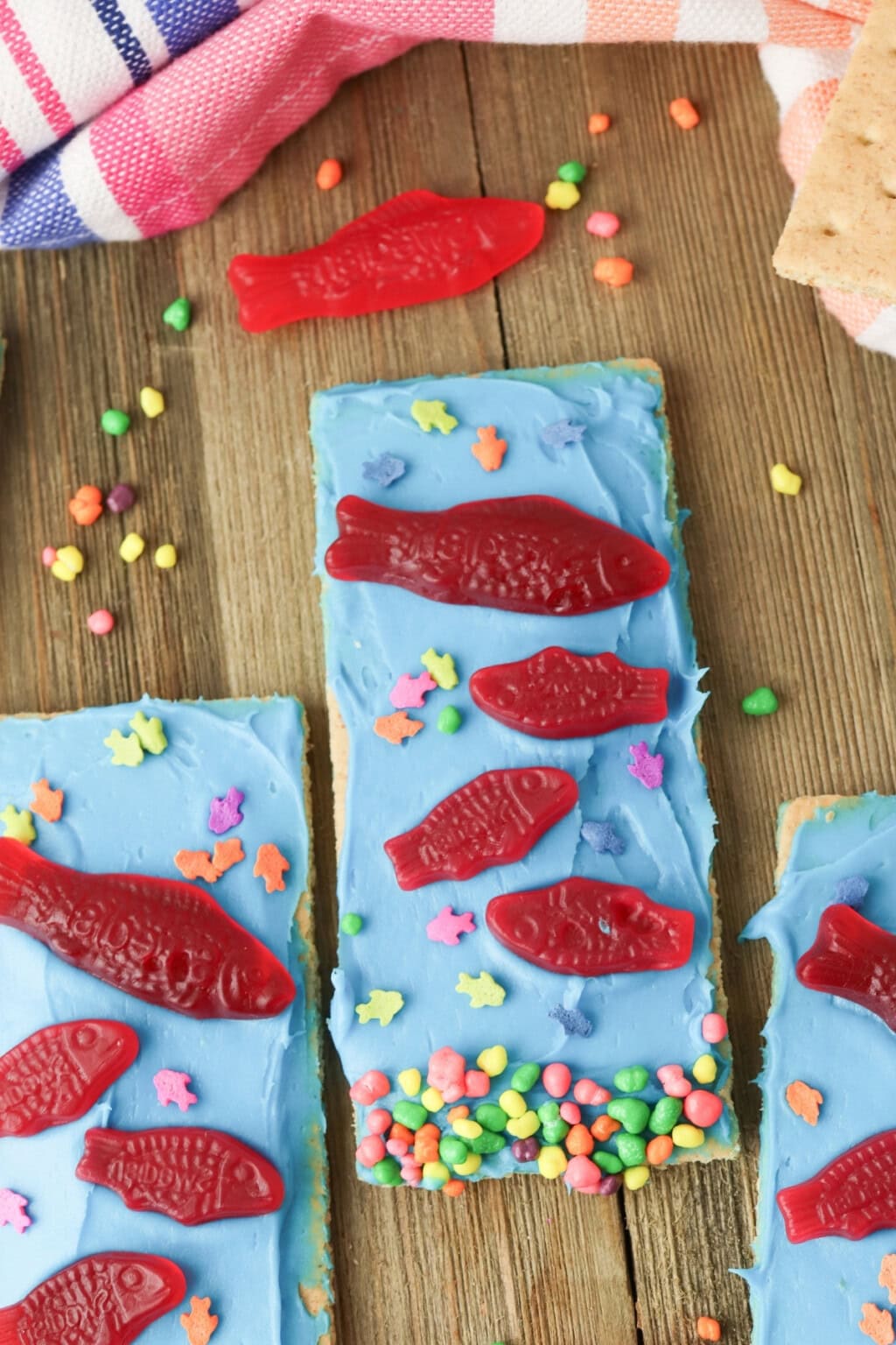 Fish Bowl Graham Cookies Recipe With Rainbow Sprinkles - Kim Schob