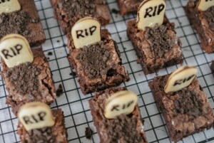 RIP Graveyard Brownies For A Spooky Halloween Treat - Kim Schob