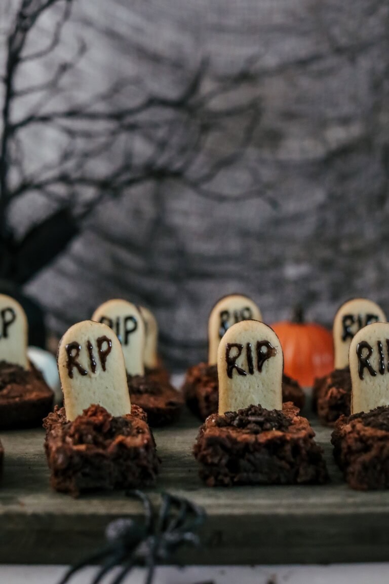 RIP Graveyard Brownies For A Spooky Halloween Treat - Kim Schob