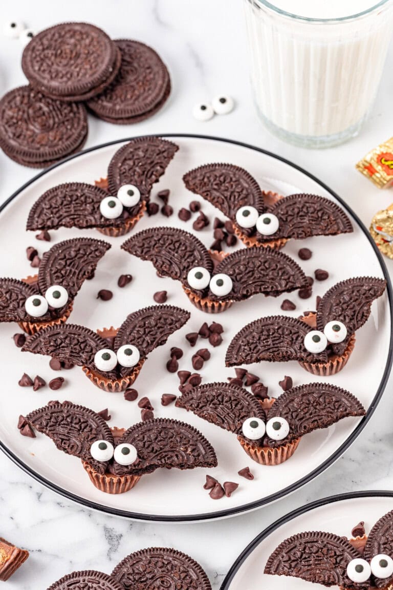 Miniature Reese's Oreo Bats (Easy Halloween Treats) - Kim Schob