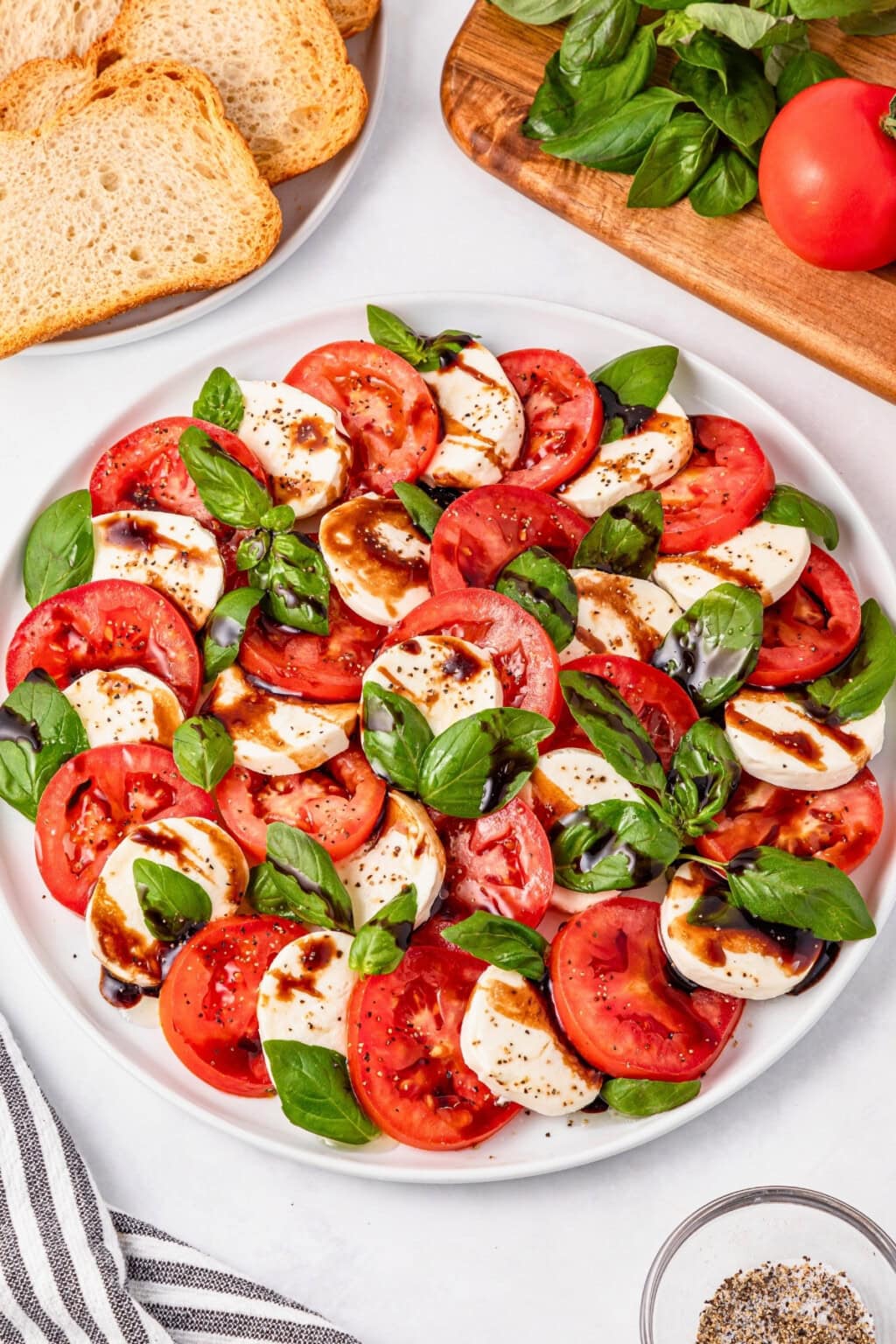 Easy Caprese Salad Recipe - Kim Schob