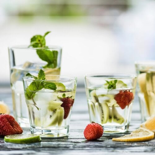 Guide to Hosting the Perfect Summer Cocktail Party - Kim Schob