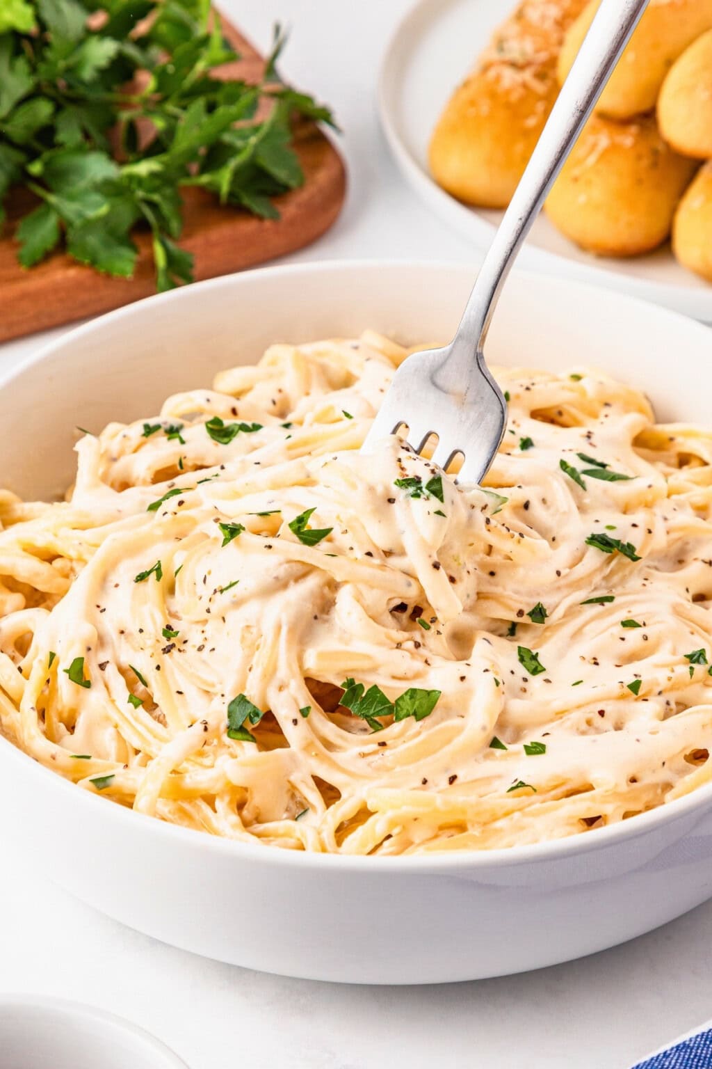 Easy Alfredo Sauce Recipe (5 Ingredients!) - Kim Schob