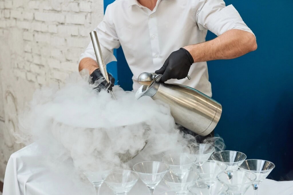 Dry Ice Cocktails: Create Spooky Smoking Drinks for Any Party - Kim Schob
